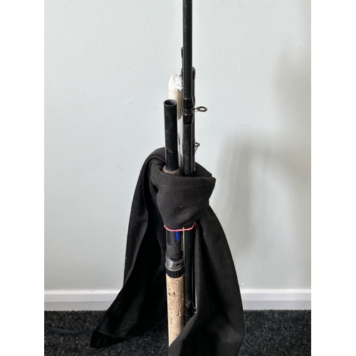 A Ron Thompson XDS feeder rod, four piece with tips etc