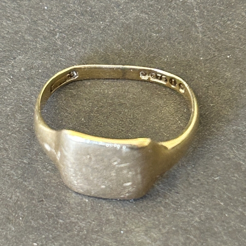 A 9ct gold square top ring, weight approx. 3.2g (hard to size as out of ...