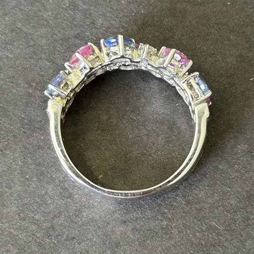 A 750 (18ct) white gold ring with original paperwork from Winsor Bishop ...