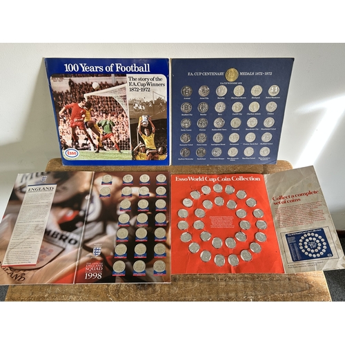 A selection of 1970's football collectors card albums together with ...