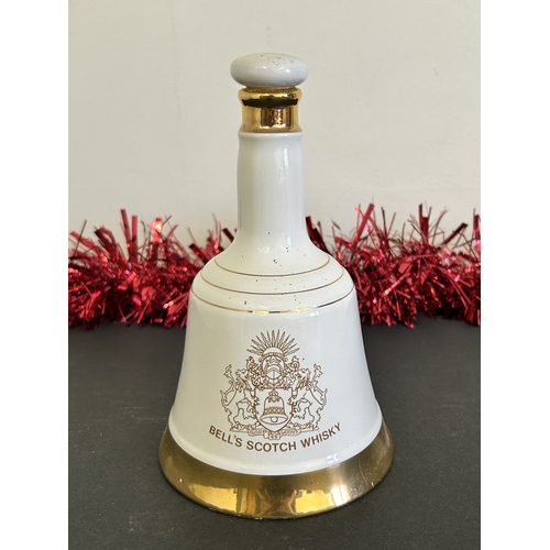 A Wade Bell's Scotch Whisky bell 'To Commemorate the Birth of Prince ...