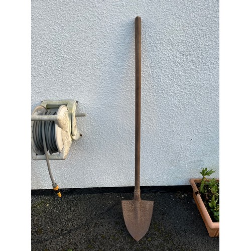 Devon shovel