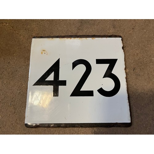 Original London Transport enamel bus route number sign. No.423