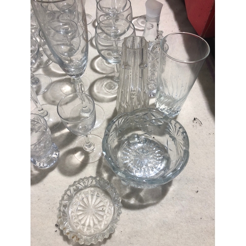 Collection of clear glass to include wine & shot glasses