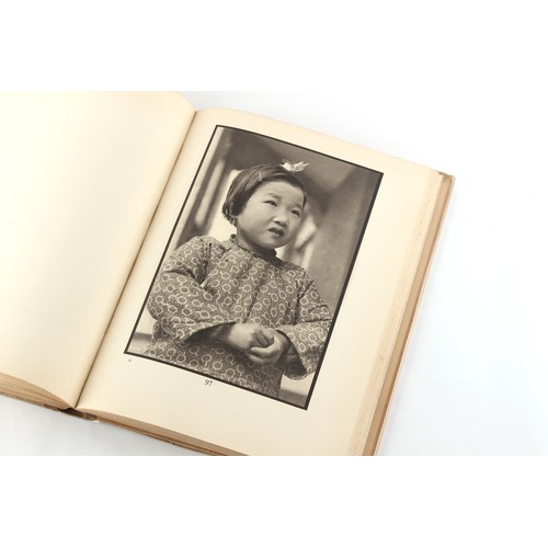 Property of a gentleman - book - THORBECKE, Ellen - 'People in China ...