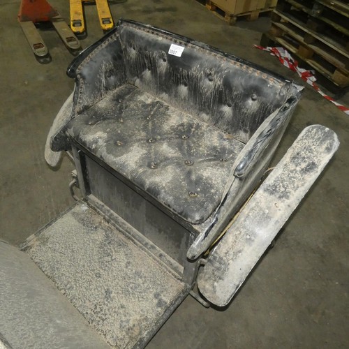 A vintage pony carriage/trap with 4 wheels, complete with mounted coach ...