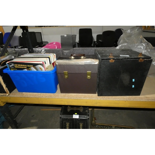 A small quantity of vintage 78 RPM records in storage case