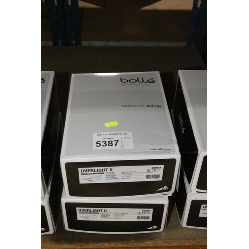 2 boxes each containing 10 x Bolle Overlight II safety glasses (20 in ...