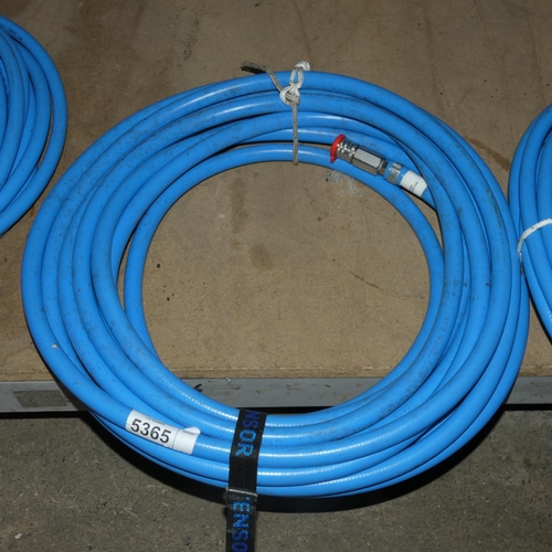 A length of Tress Nobel blue air hose with fittings attached - 40 bar ...