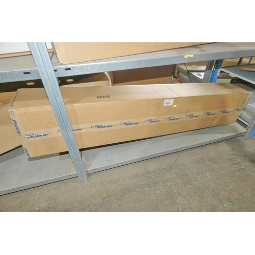 1 box containing 12 x Megaman Malo LED batten lights 3000k / 240v ...