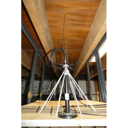 A magnetic mounted scanner/radio aerial