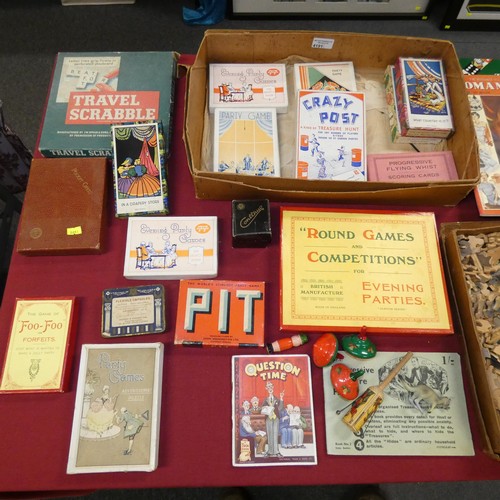 A collection of miscellaneous vintage party games, board games, jigsaws ...