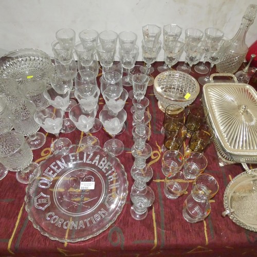 A large quantity of miscellaneous decorative glassware including ...