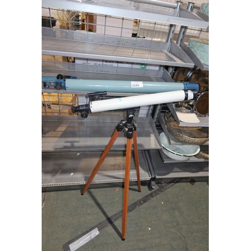 1 x Starhunter astronomical telescope with tripod and 1 x Prinz Astral ...