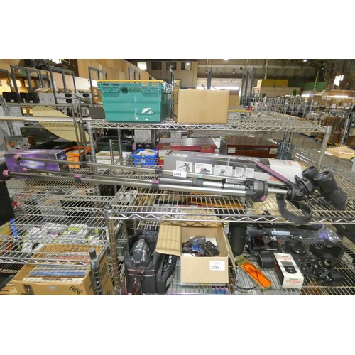 A Hama Gamma 74 tripod with binoculars attached type Praktica