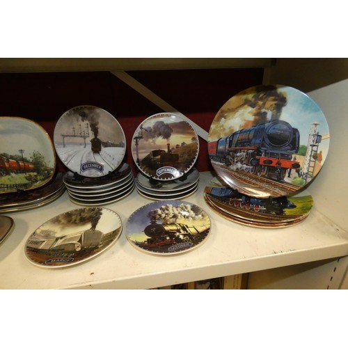 A collection of miscellaneous railway memorabilia and collectibles ...