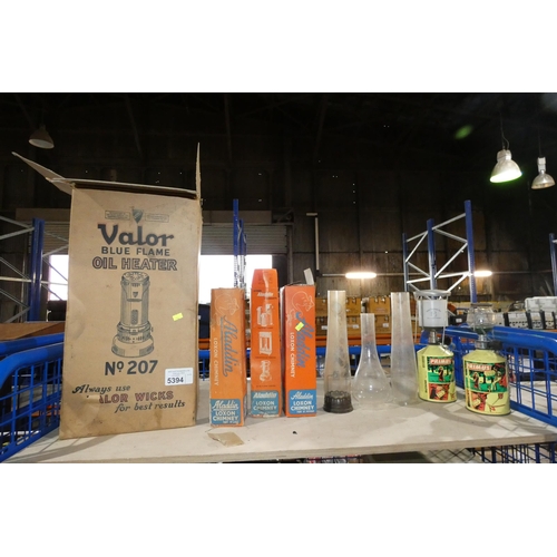 1 x vintage Valor blue flame oil heater in original box, 2 x Primus gas ...