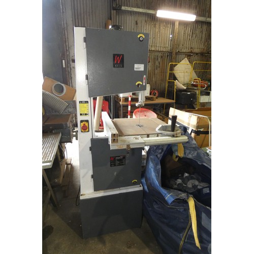 1 x Axminster White floor standing band saw type AWHBS350N 240v
