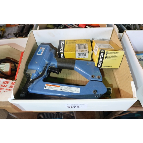 1 box containing 1 x BeA pneumatic stapler and 2 x boxes of staples