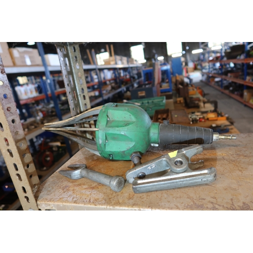 1 x pneumatic CV gaitor joint fitting tool and 2 x joint splitters