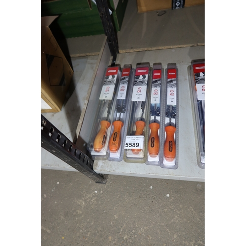 5 x various chainsaw files and holders