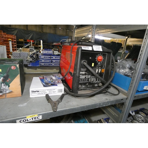 1 x Clarke mig welder type MIG135TE complete with leads, welding gun ...