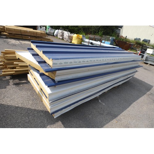 1 x pallet containing 8 x Kingspan Quad Core insulated roof sheets ...