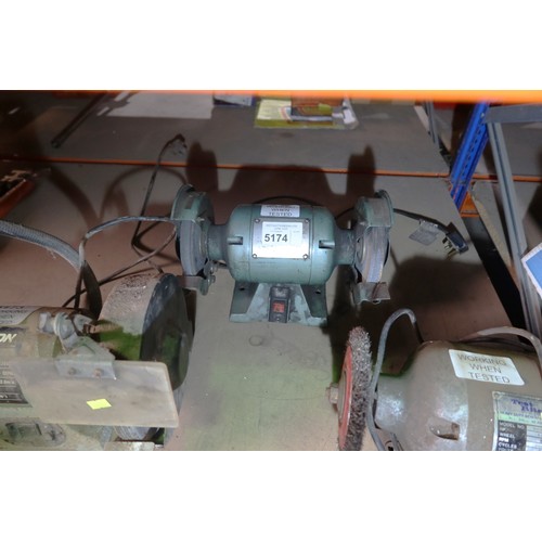 1 x bench grinder 240v (no make visible)