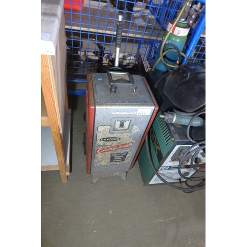 1 x Crypton Chargemaster charger / engine starter