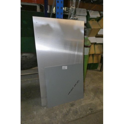 1 x blank metal sign board approx 60 x 100cm and 1 x piece of sheet ...