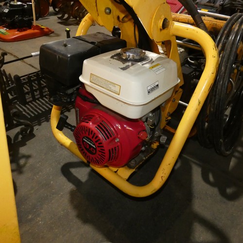1 x Tracmaster Camon HD99 hydraulic post hole borer with 2 x augers (8 ...