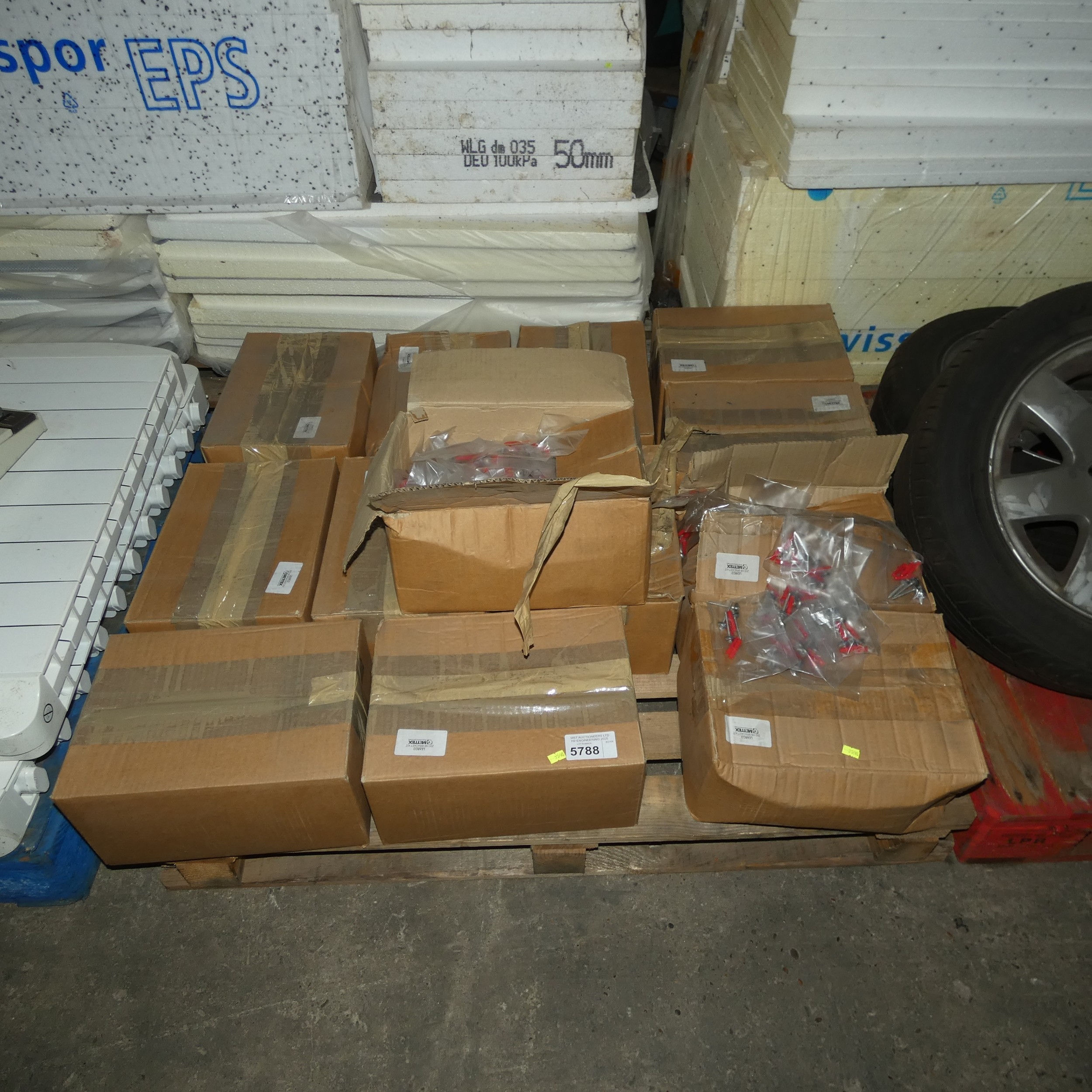 1 pallet containing a large quantity of Mettex bracket fixing kits ...