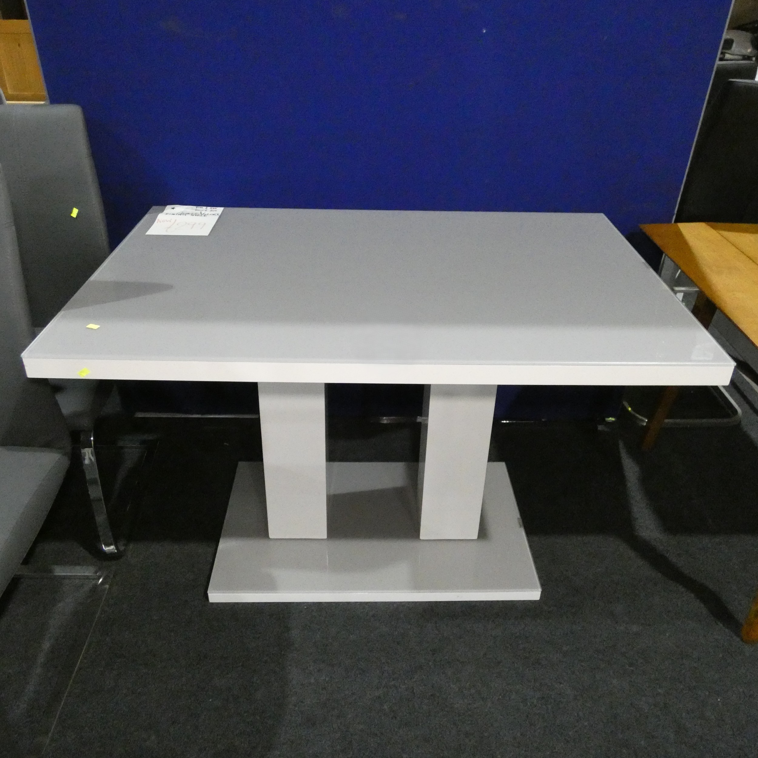 1 x glass / gloss dining table approx 120 x 80cm RRP £299