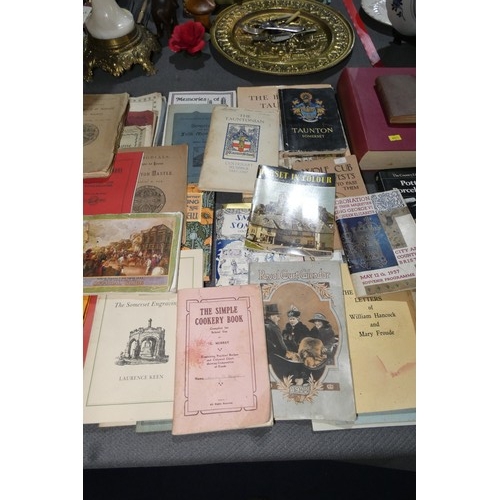 A large quantity of miscellaneous vintage travel pamphlets and small ...