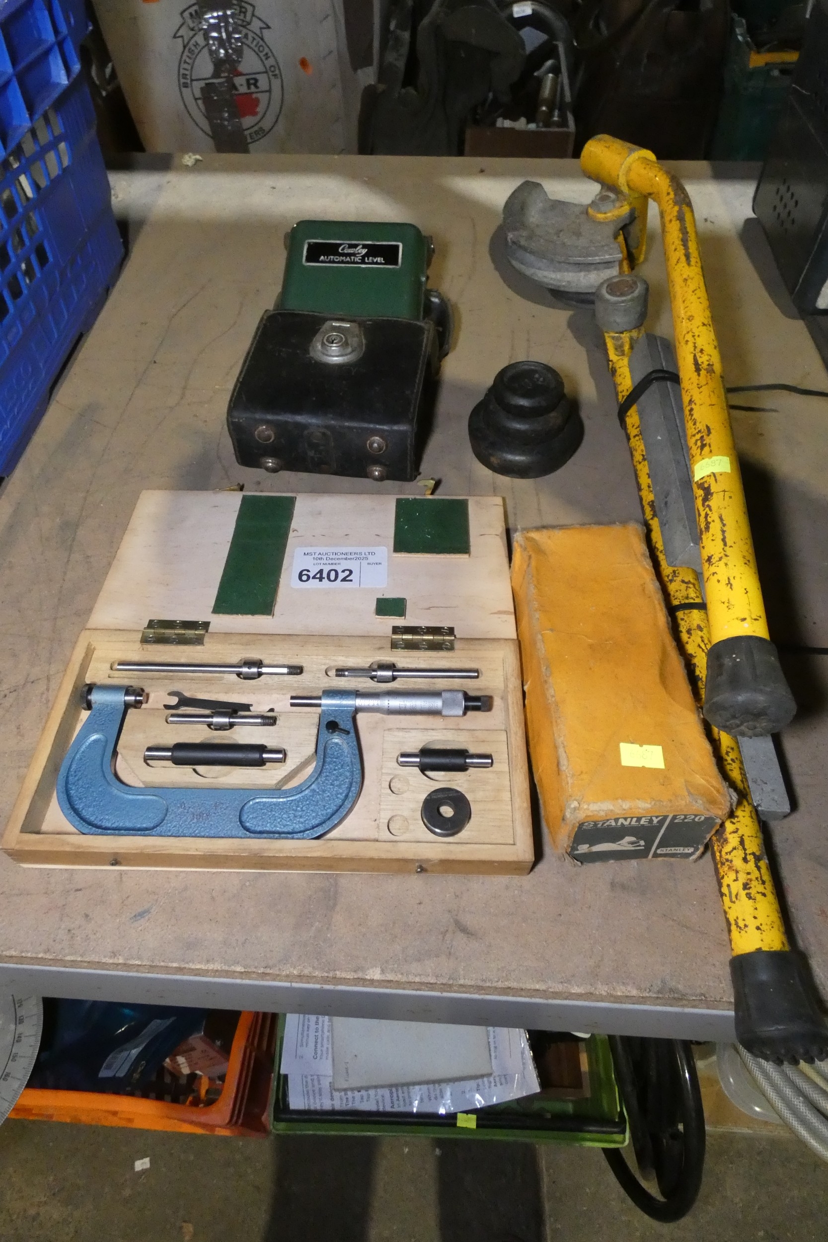 1 x Cowley automatic level, a micrometer, 3 x weights, 1 x Stanley 220 ...