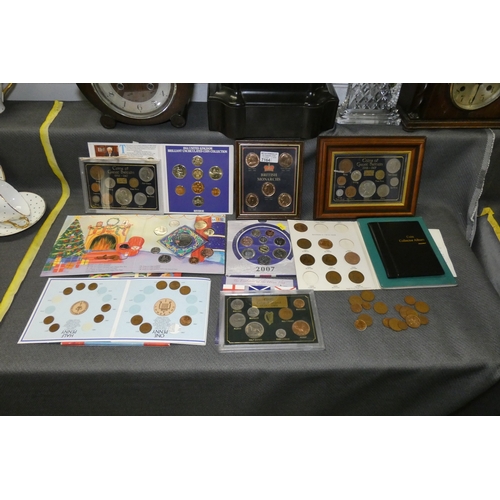 A collection of miscellaneous albums and collectors coins etc