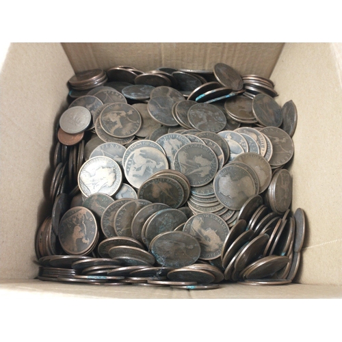 A HUGE! quantity of mainly VICTORIAN copper pennies. Ranging from small ...