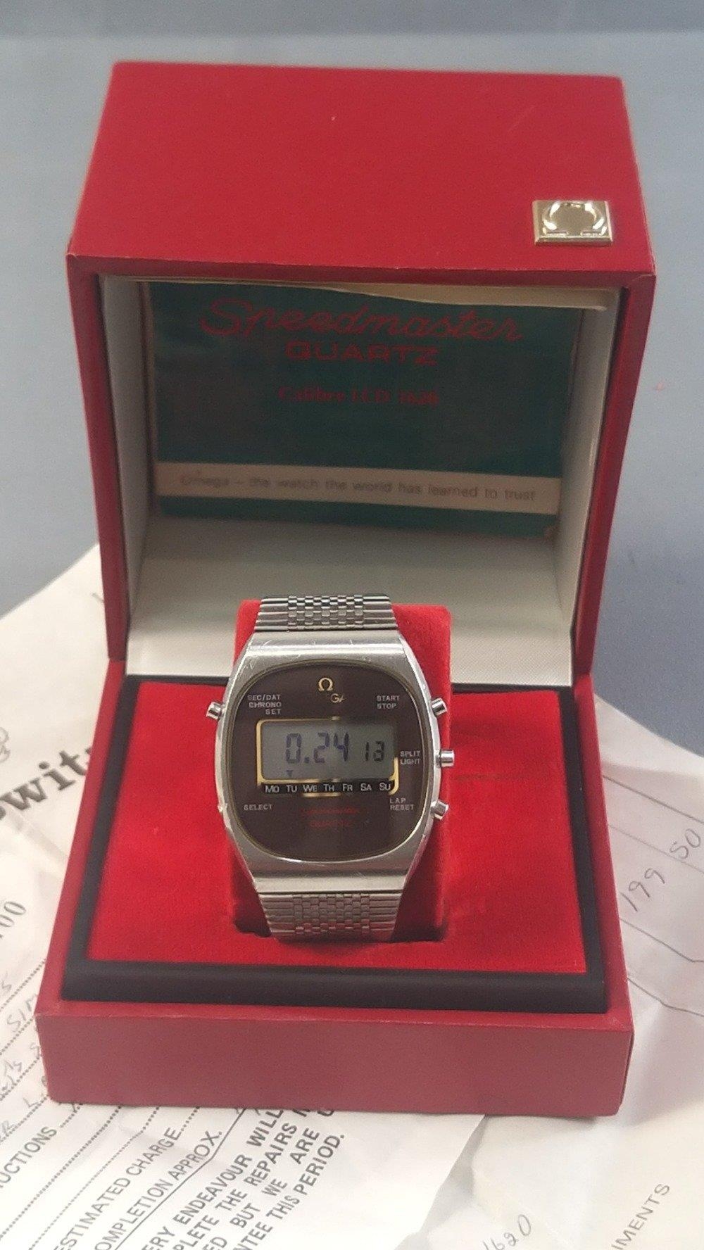 OMEGA speedmaster quartz from 1980s. With bracelet, box and paperwork ...