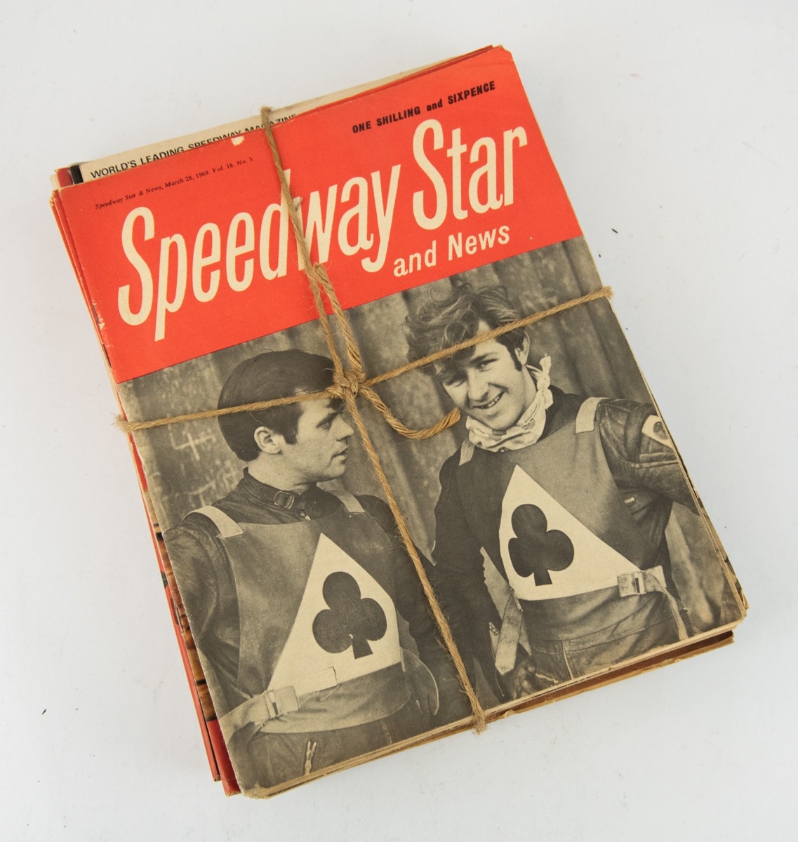 FOUR HUNDRED AND SEVENTY FIVE COPIES OF ‘SPEEDWAY STARS’ FROM THE 1969 ...