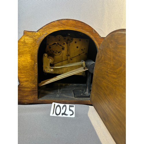 Mantel Clock - Viewing Section: O8