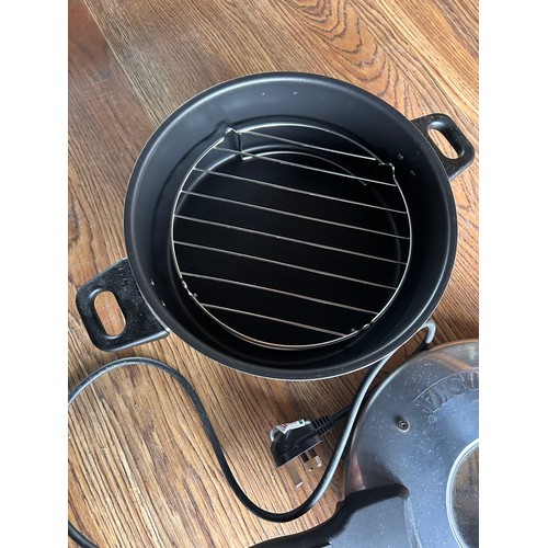 "Remoska" small portable electric oven - heating element in lid - PAT ...