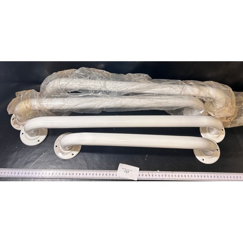 Selection of white metal wall-mounted grab rails