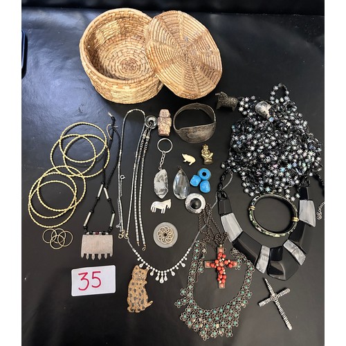 Collection of mixed jewellery and decorative items