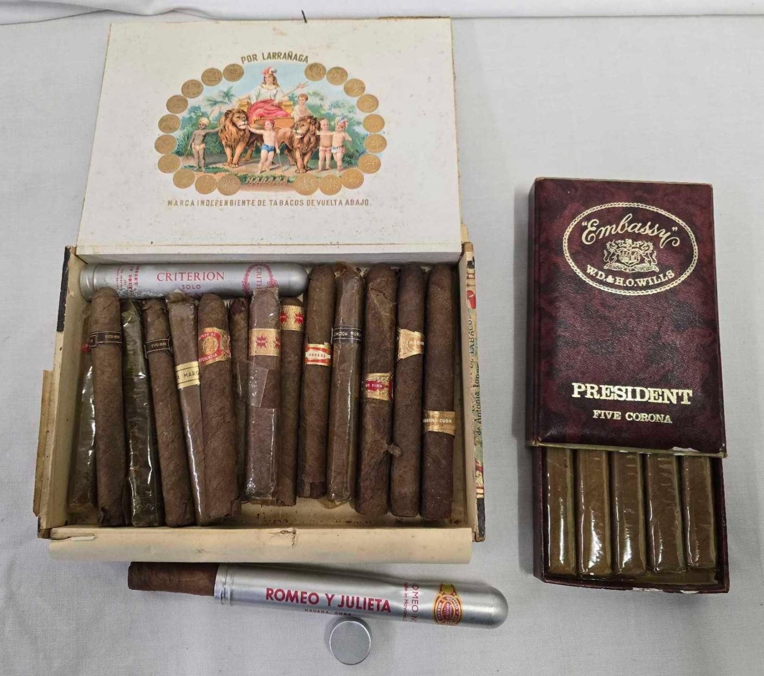 SMALL CARTON & A CIGAR BOX OF MISC OLD CIGARS