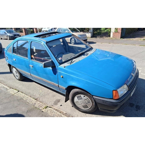 VAUXHALL ASTRA, BLUE, 5 DOOR HATCHBACK, PETROL, 1297CC, REG: F221 KFM ...