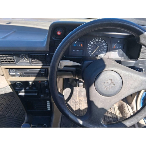 VAUXHALL ASTRA, BLUE, 5 DOOR HATCHBACK, PETROL, 1297CC, REG: F221 KFM ...