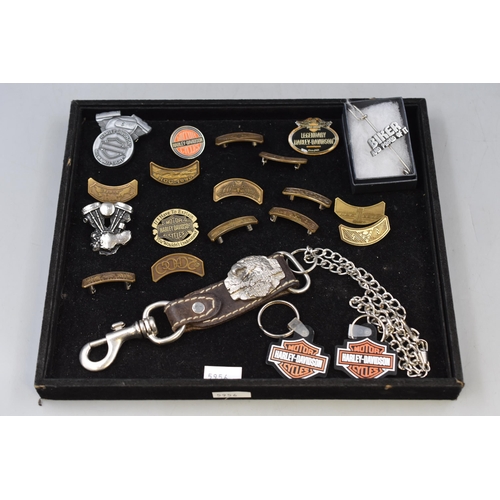 Mixed selection of Harley Davidson items to include 17 badges 2 key ...
