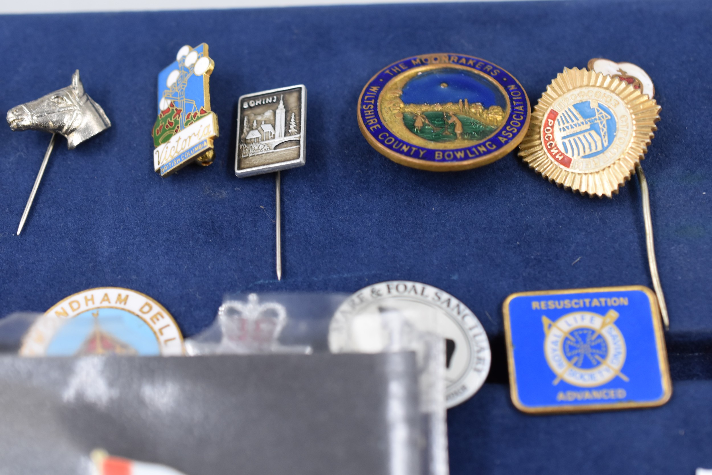A Selection of Collectable Badges and Pin Badges. Includes Boy Scouts ...