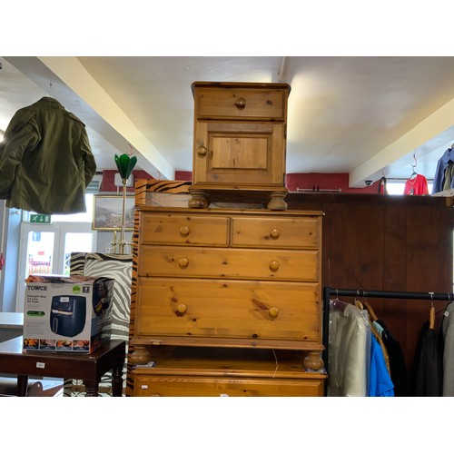 Ducal Pine Chest of 4 Drawers ( 2 over 2) With Matching Bedside Cabinet.