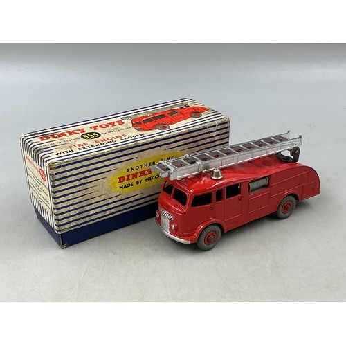Vintage Dinky Fire Engine With Extending Ladder ( Model 555 ) With ...